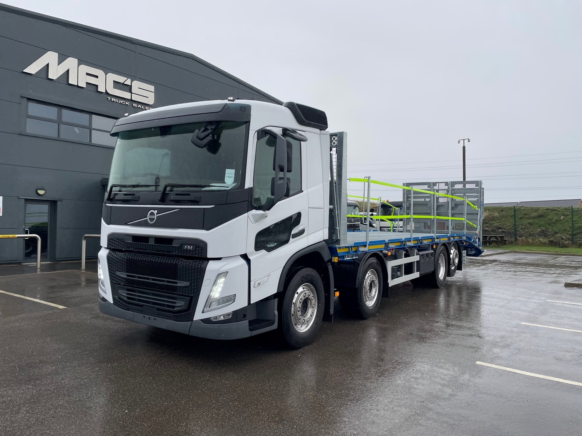 VOLVO (2024) FM420 8×2 STERLING ACCESS PLANT BEAVERTAIL BODY | Mac's ...